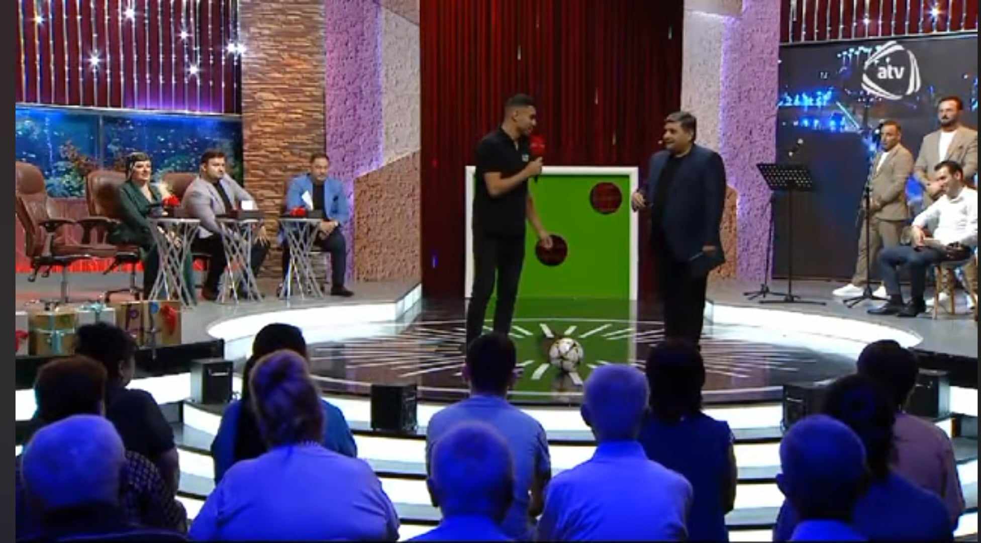 Millimizin futbolçusu studiyada biabır oldu